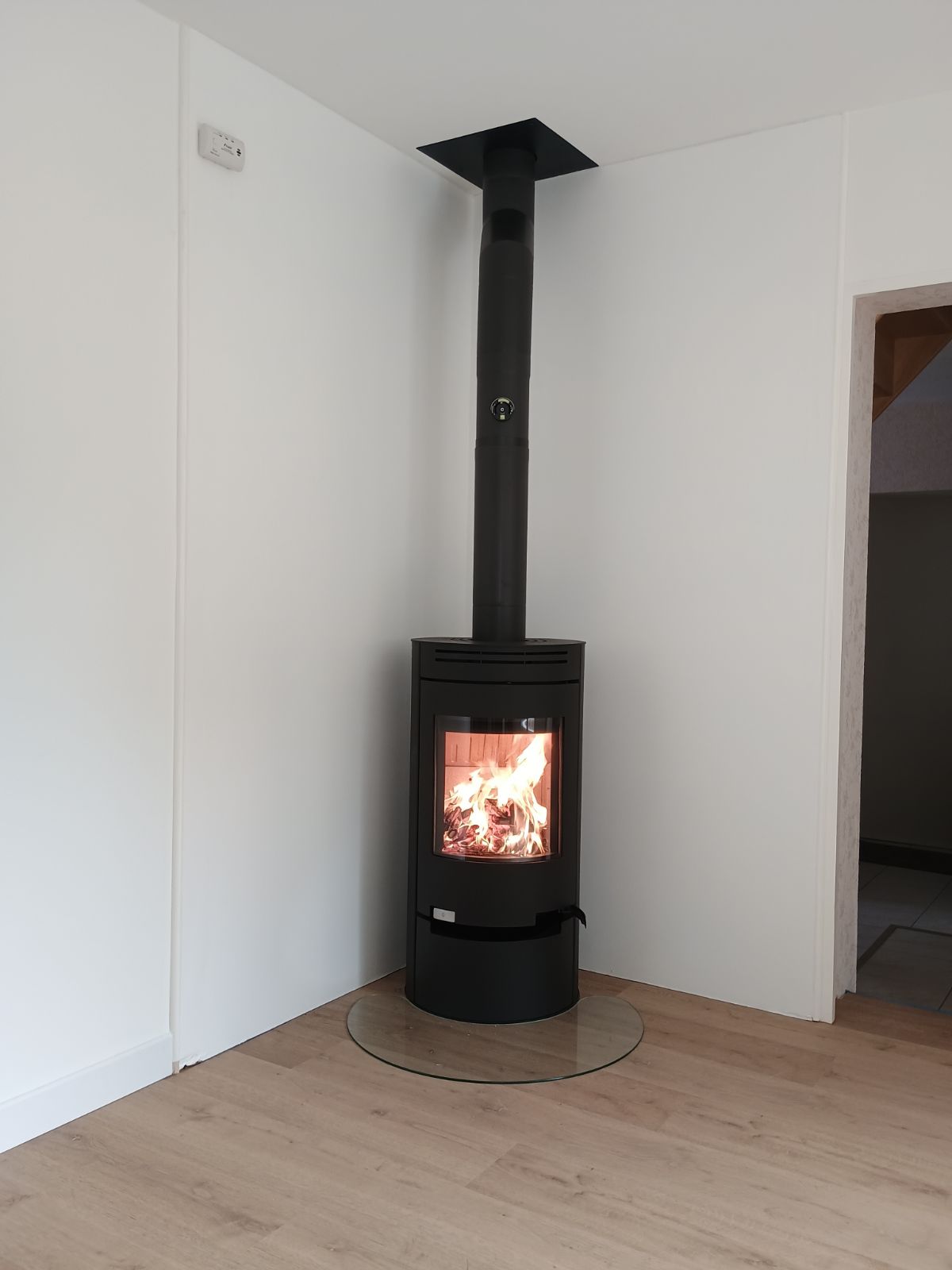 Installation d’un poêle à bois Aduro à Jard-Sur-Mer - Kbane