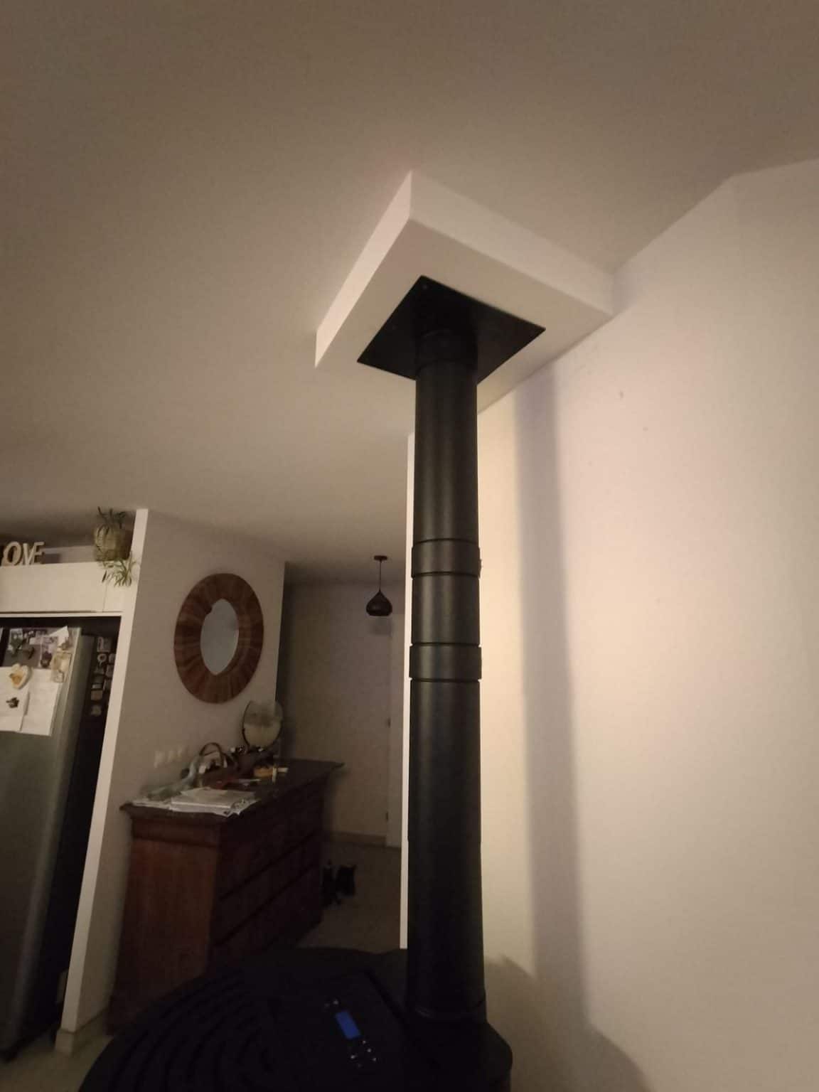 Installation d’un poêle à granulés FREEPOINT Eos à Thônes - Kbane
