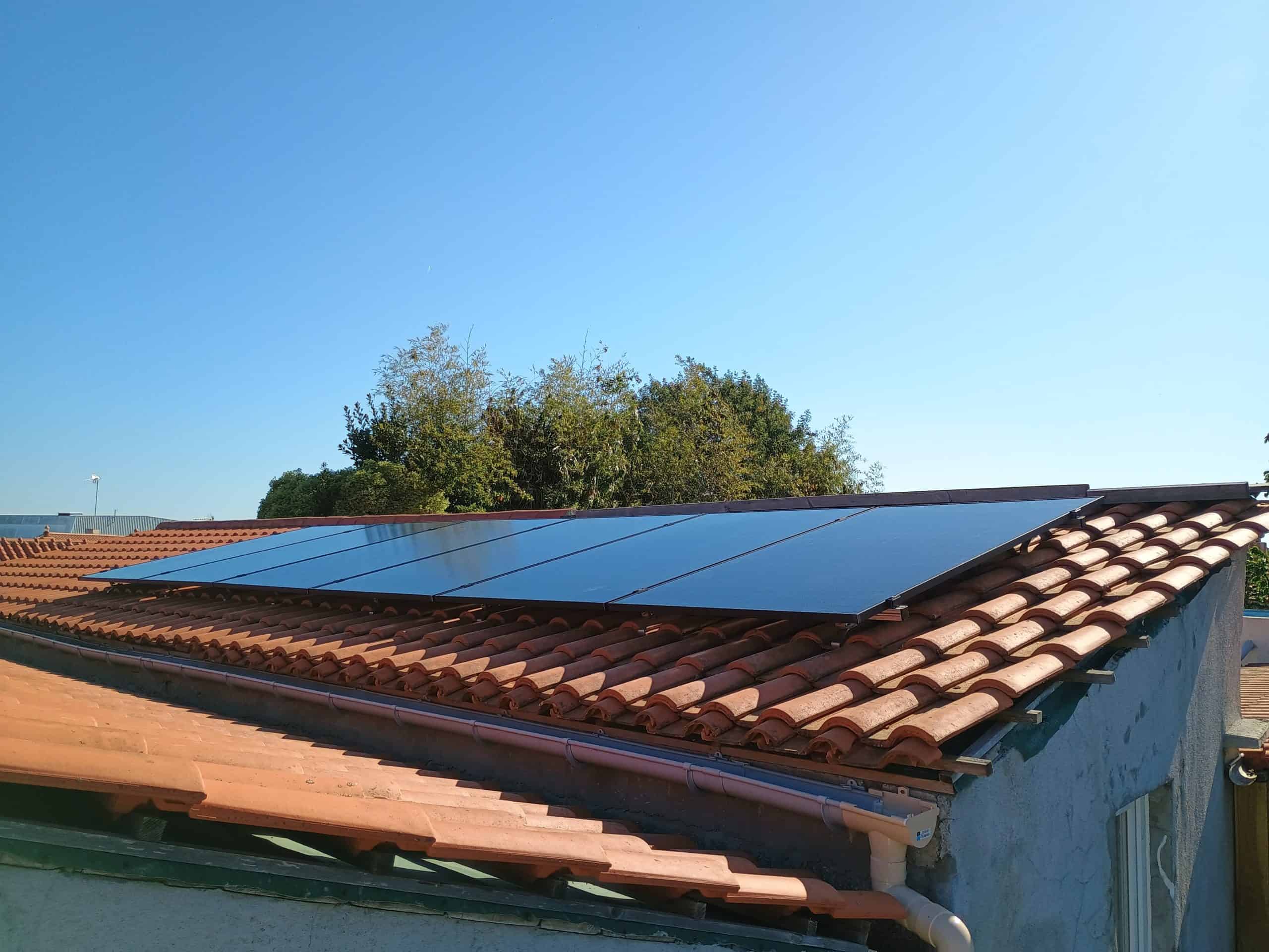 Installation de panneaux photovoltaïques DualSun à La Chapelle-Achard ...